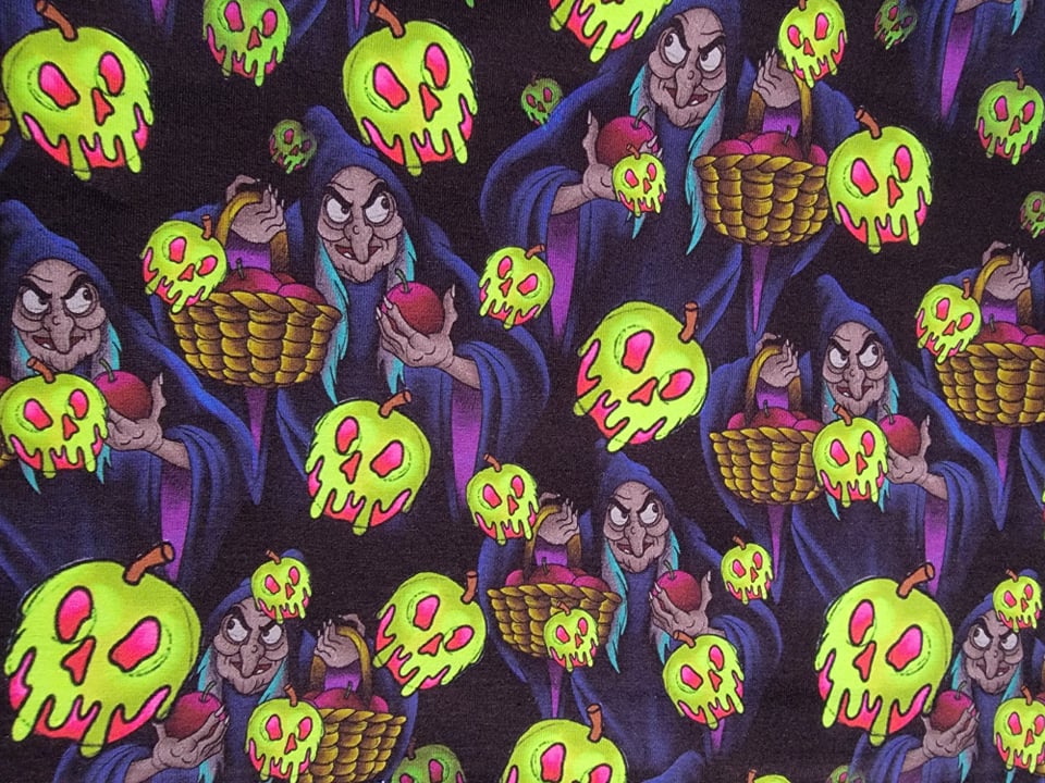 Evil Hiding Regular Scale – Magical Fabric Cuts & Crafts